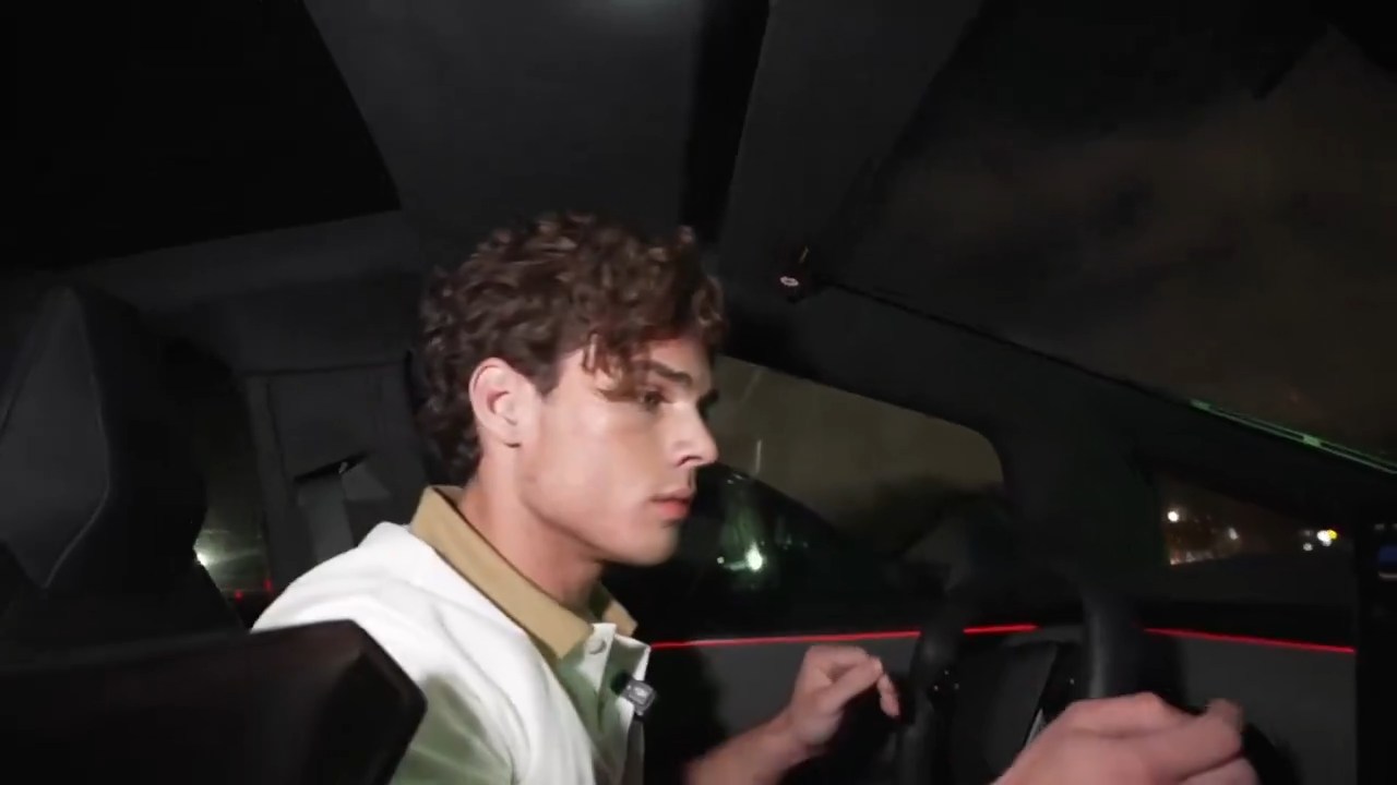 Video - "Is he Dead?" Kick streamer Cavicular runs over stream sniper live